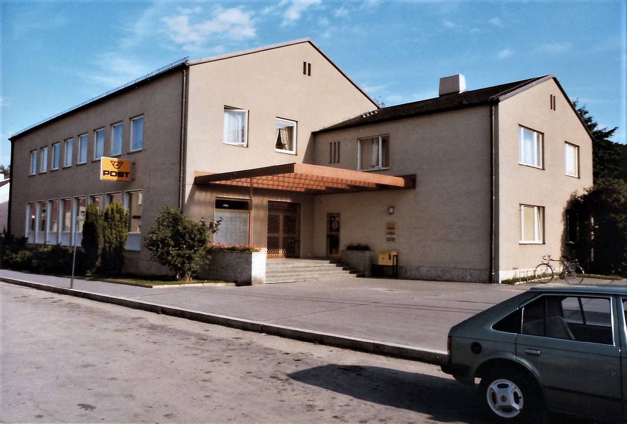 Ein großes Postamt ...